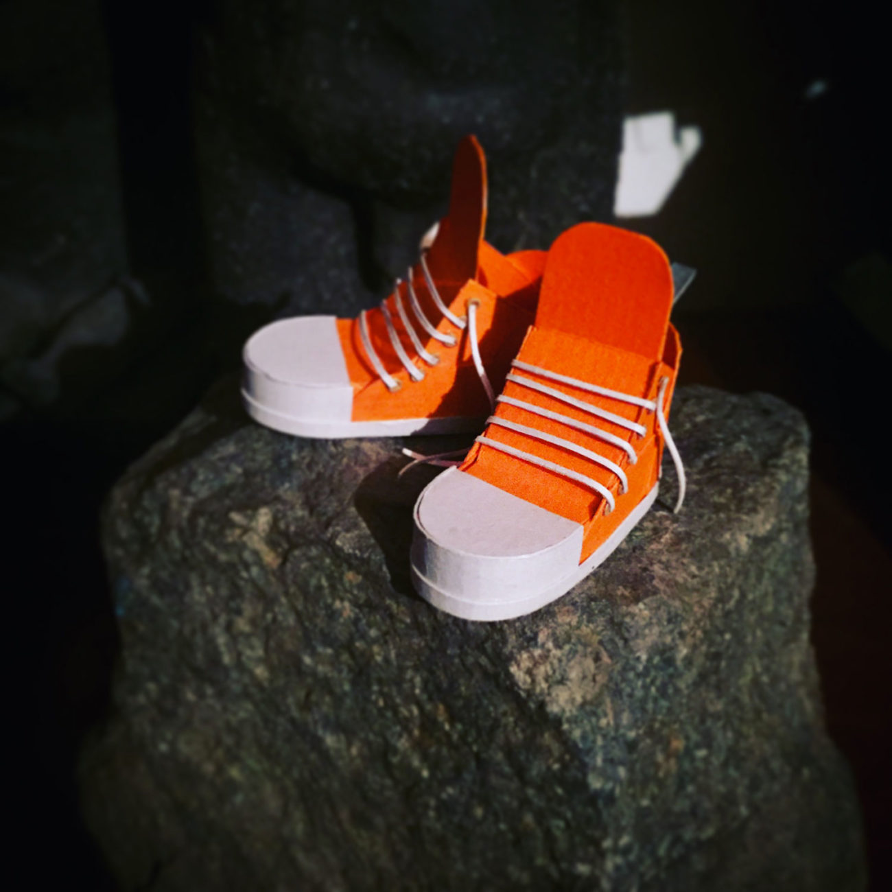 Paper shoes – Sylvain Daudier